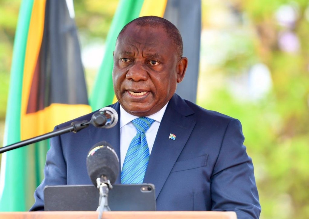 Ramaphosa lauds 'brave, dedicated' health workers, calls on South ...