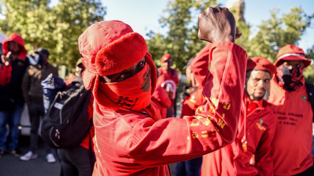 EFF switches Van Riebeeck Day to 'Land Day' with picket near ...