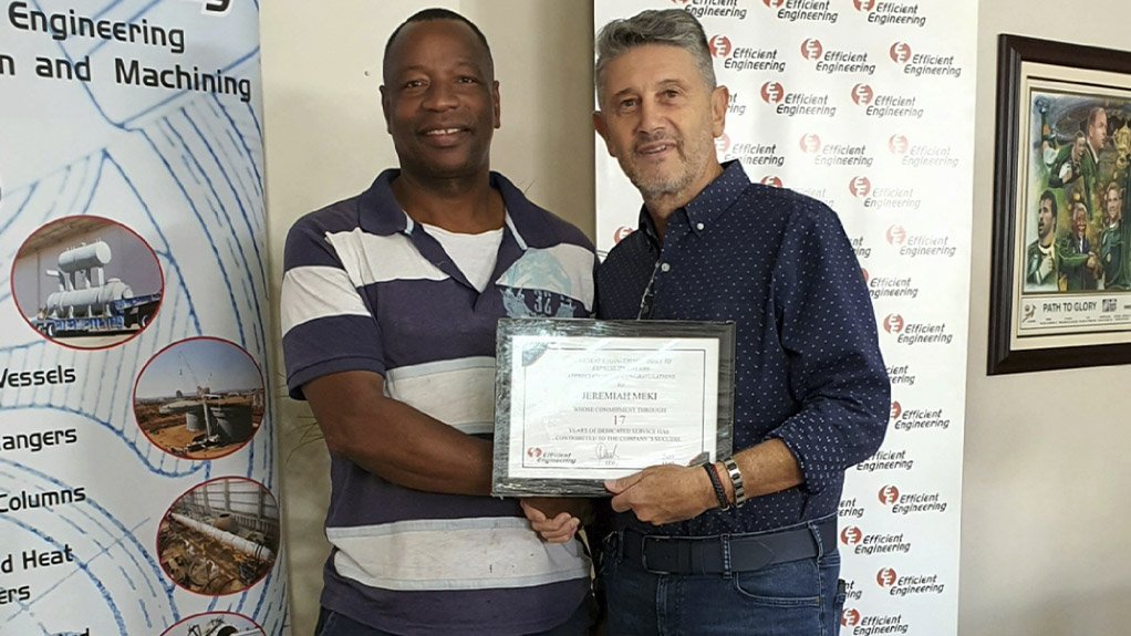 Long service staff show the experience at efficient engineering